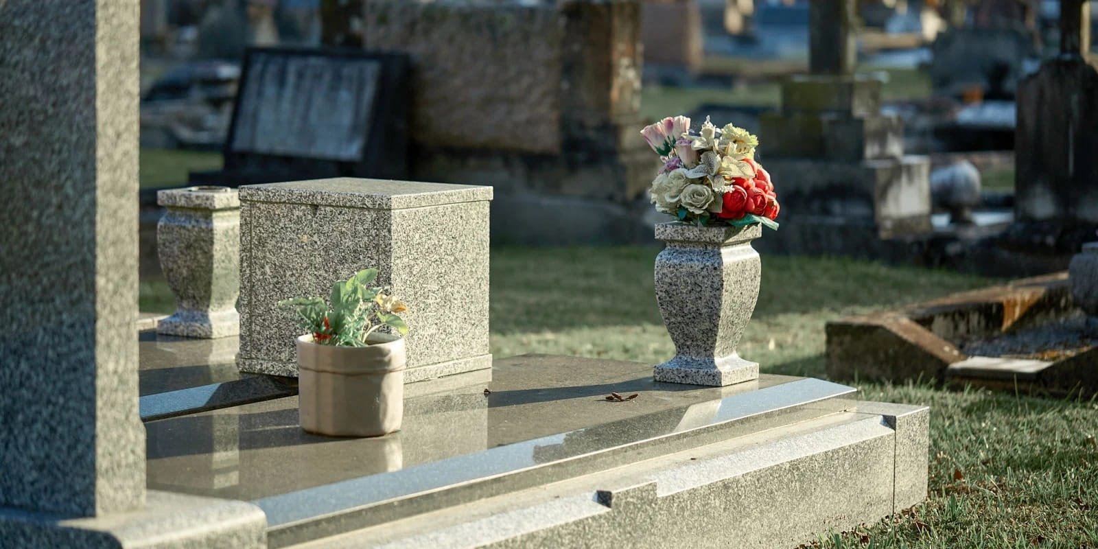 How Much Does a Grave Cost in Houston? A Local Guide